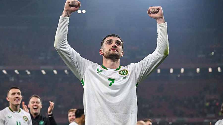 WATCH: Dublin Airport when Troy Parrot scored THAT goal for Ireland in ...