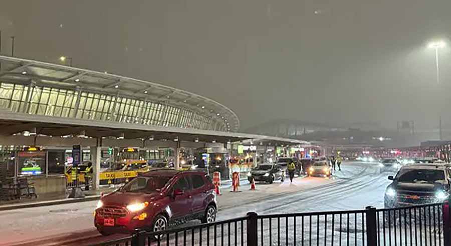Further 427 flights cancelled today at New York airports due to winter ...